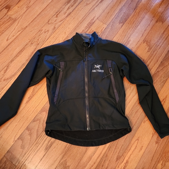 Arc'teryx | Jackets & Coats | Arcteryx Vintage Short Softshell Xs Black ...